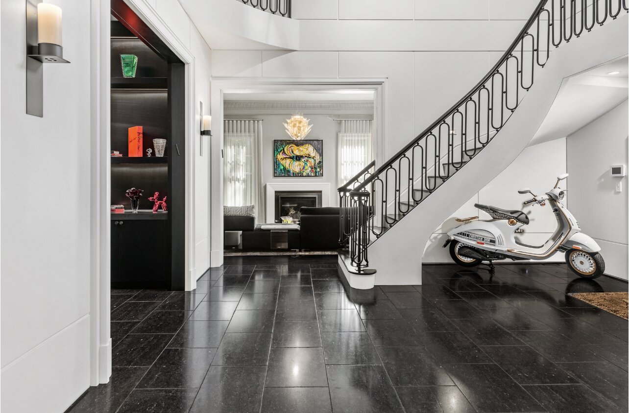 Photo 4 of 20 in The Serpentine by Mojo Stumer Associates - Dwell