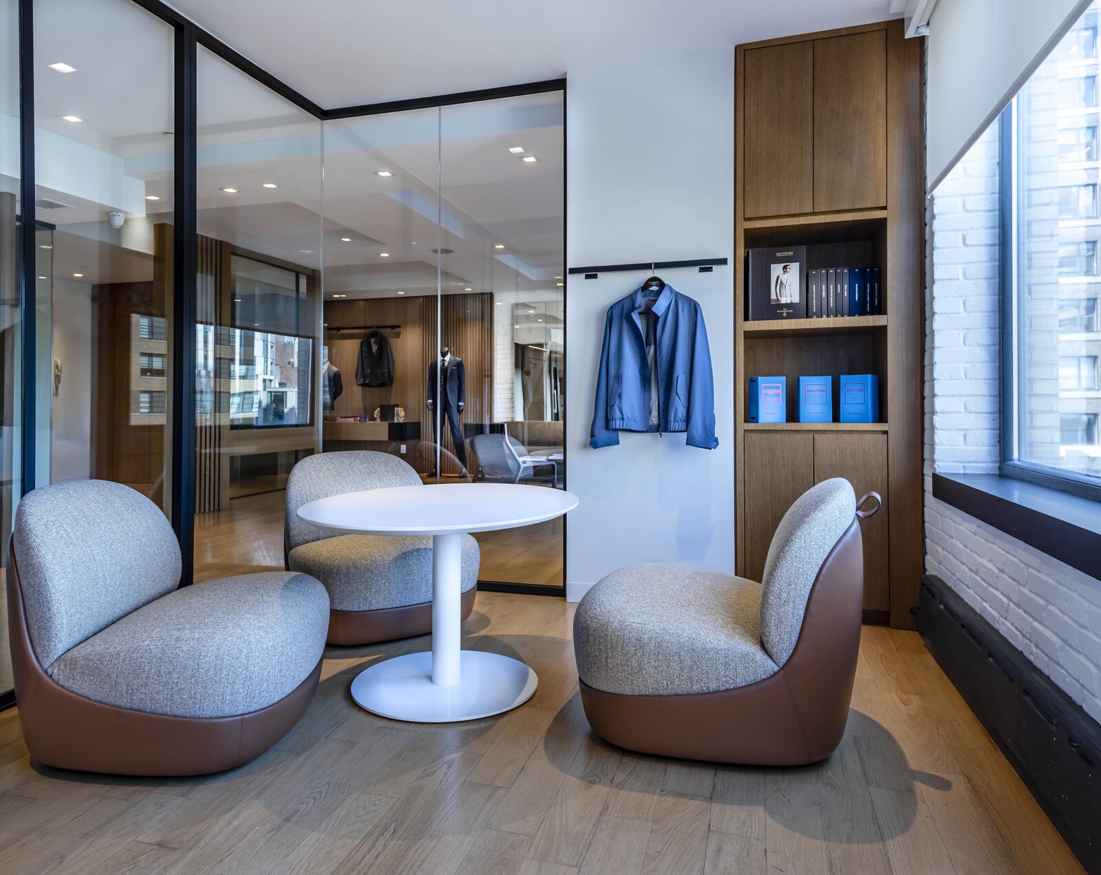 Photo 17 of 26 in Label Showroom by Mojo Stumer Associates - Dwell