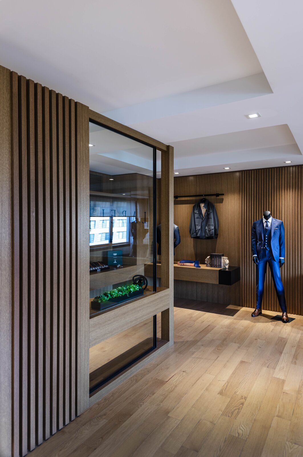 Photo 19 of 26 in Label Showroom by Mojo Stumer Associates - Dwell