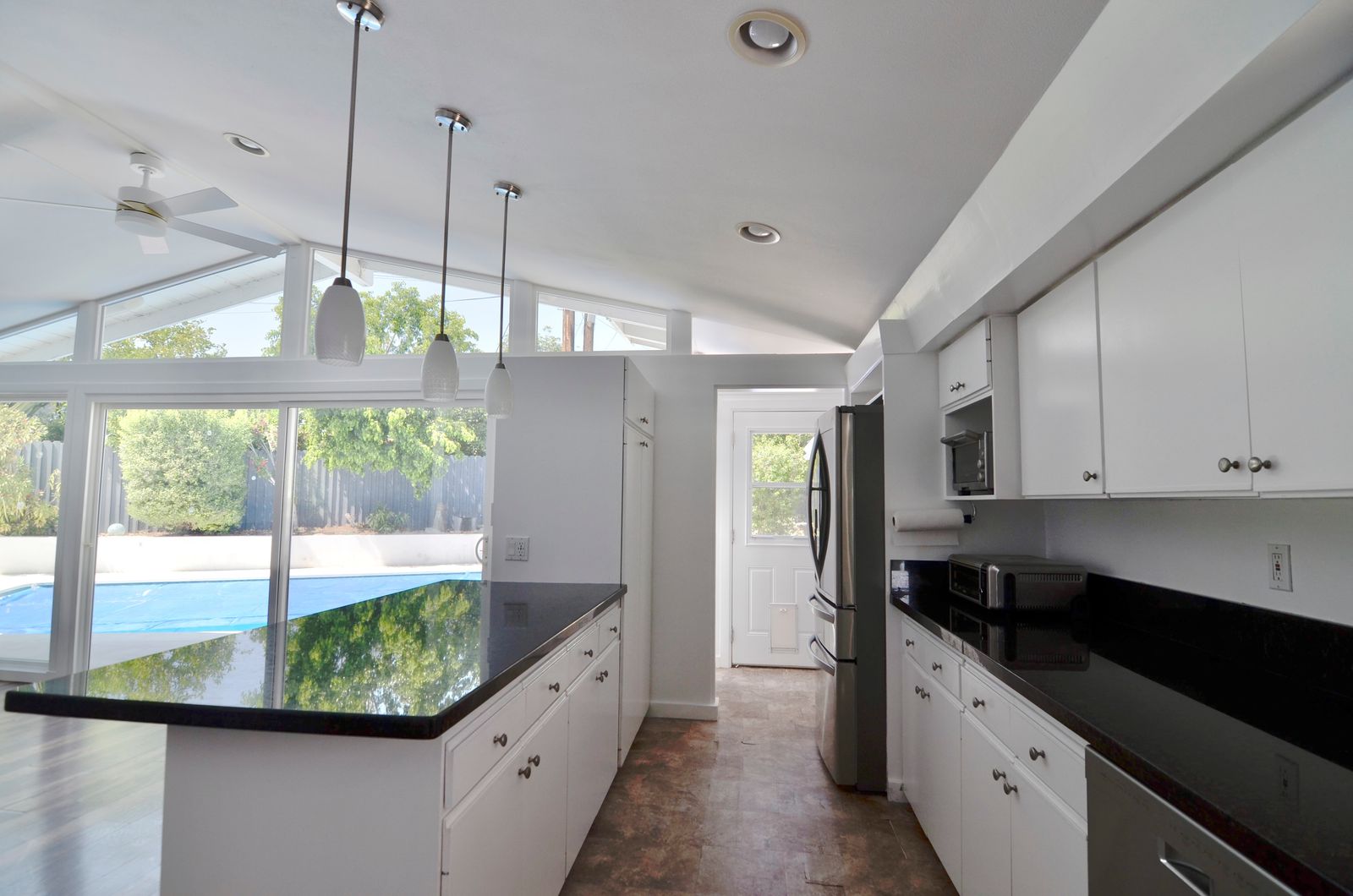 Photo 18 of 75 in Eco Meets MCM by Modern Homes Los Angeles - Dwell