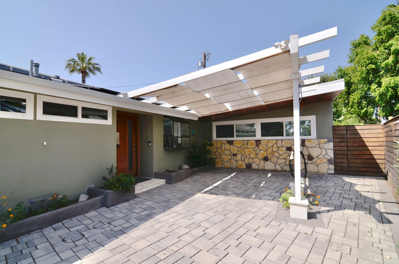 Photo 5 of 75 in Eco Meets MCM by Modern Homes Los Angeles - Dwell
