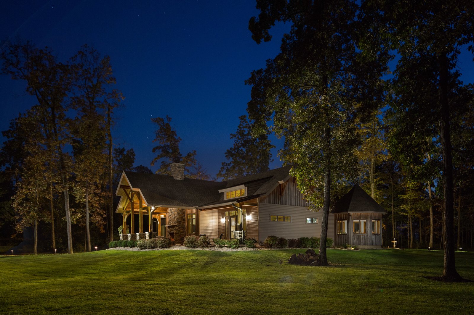 Photo 15 of 16 in Modern Day Rustic Luxury Timber Frame Home by ...