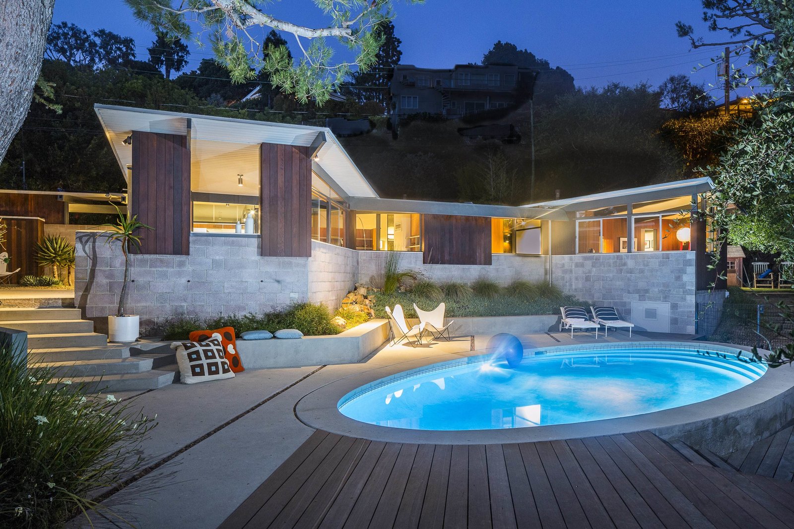Photo 1 of 32 in A. Quincy Jones | The Richard & Helen Arens House ...