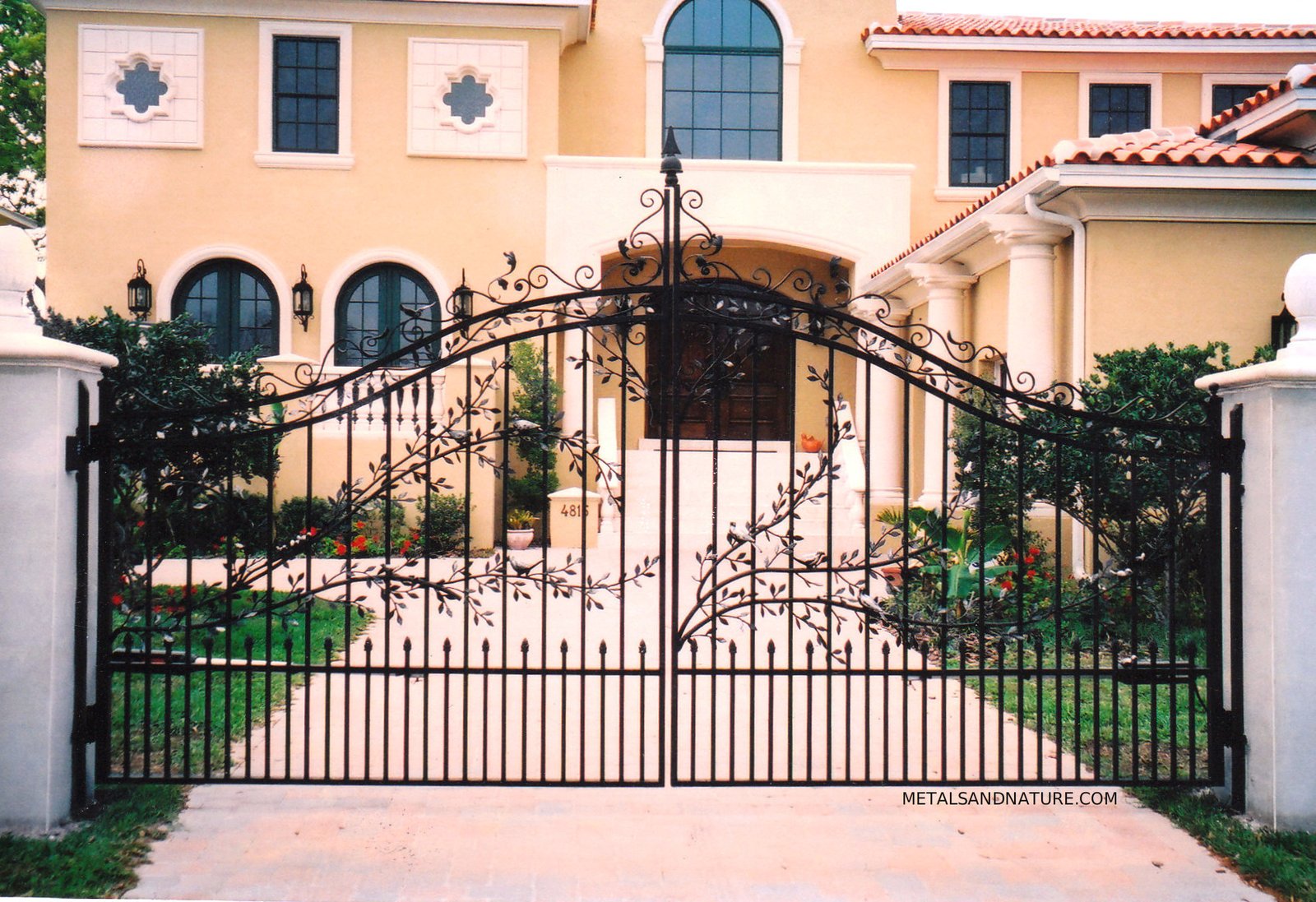 Photo 1 of 24 in Driveway & Estate Gates by Metals and Nature - Dwell