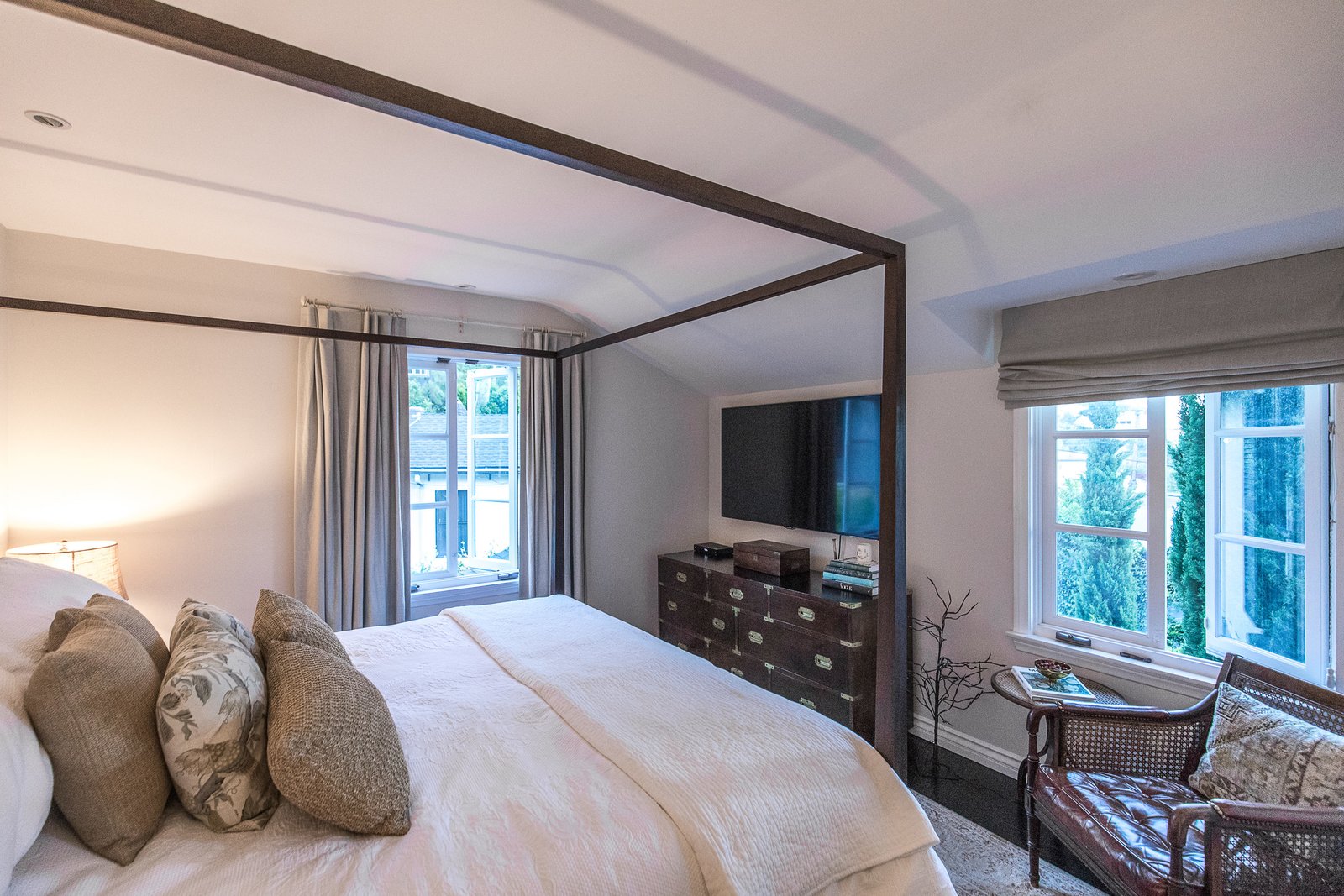 Photo 10 of 16 in Stunning 1930's Hollywood Hills Home by Cameron ...