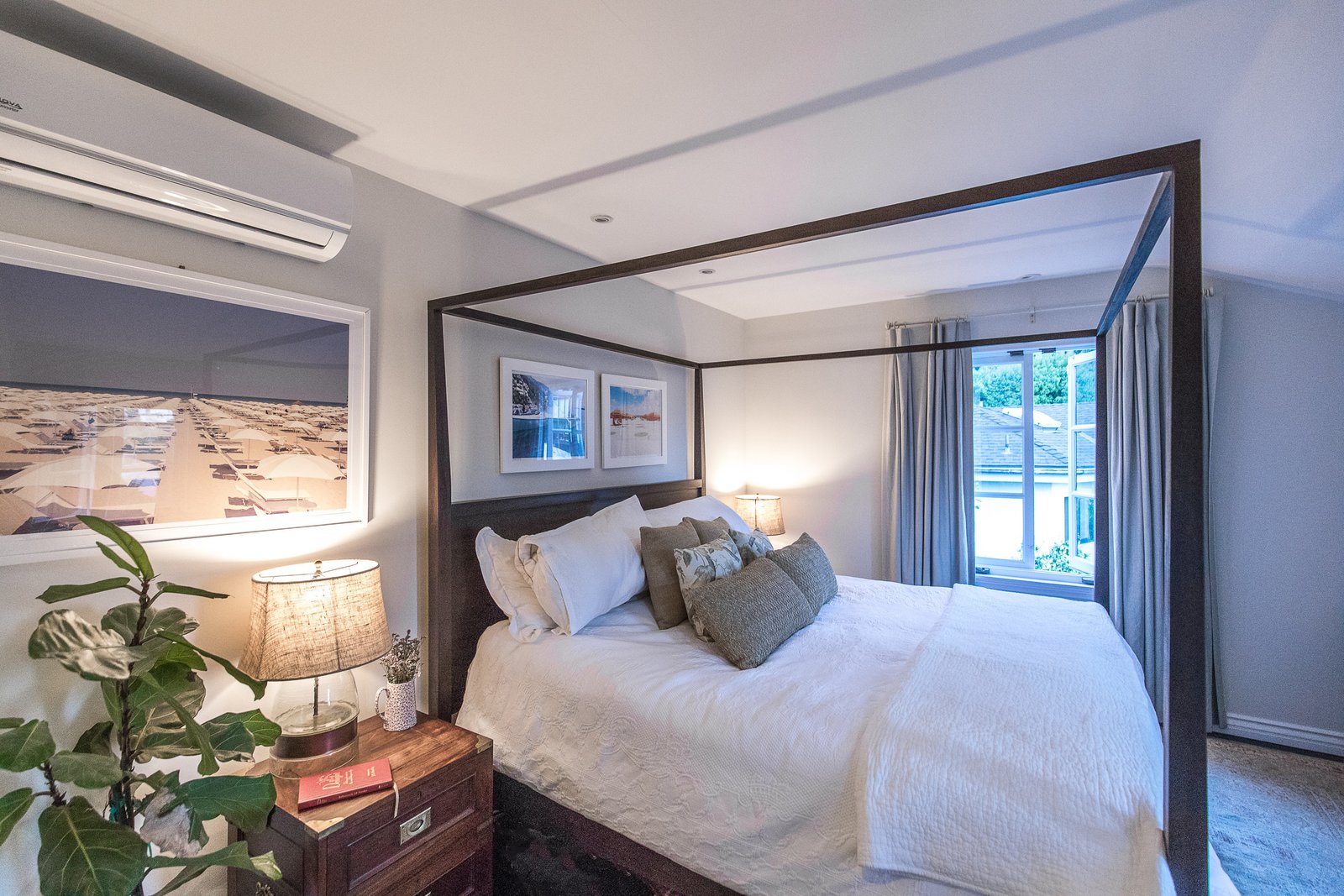 Photo 11 of 16 in Stunning 1930's Hollywood Hills Home by Cameron ...