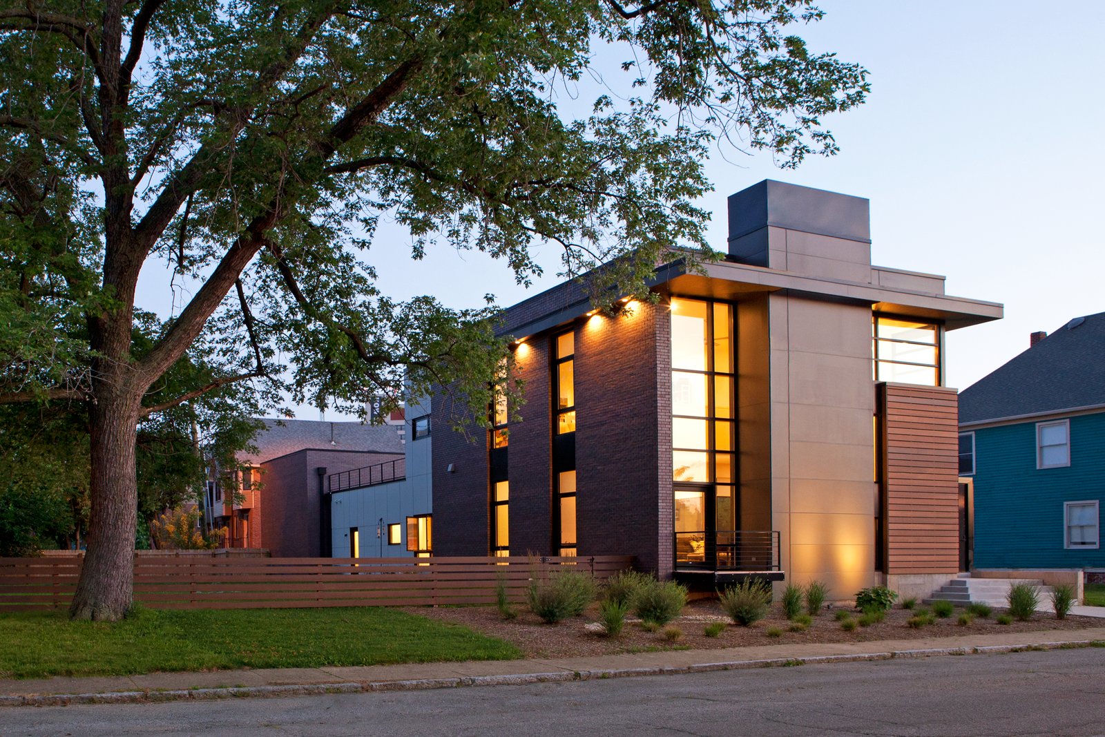 Photo 7 of 9 in City Cottage by ONE 10 STUDIO Architects - Dwell