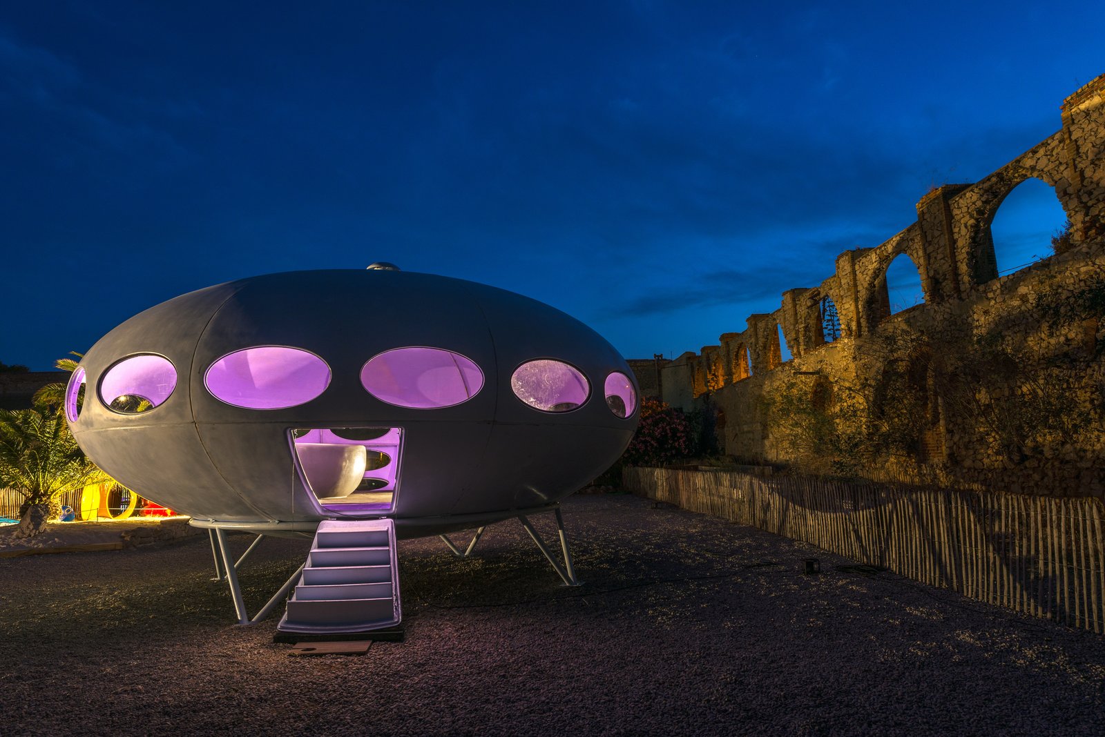 Photo 9 of 10 in At Utopie Plastic, Futuristic Plastic Homes Make an ...