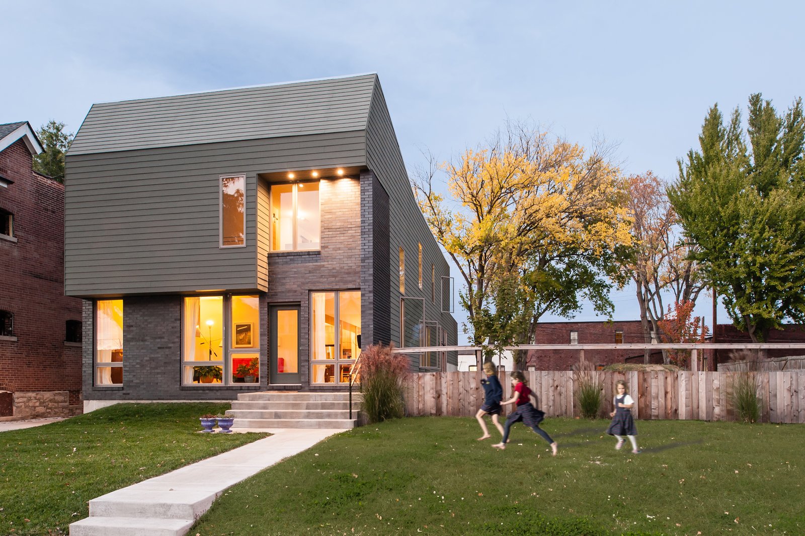 CG House (5 Photos) - Dwell