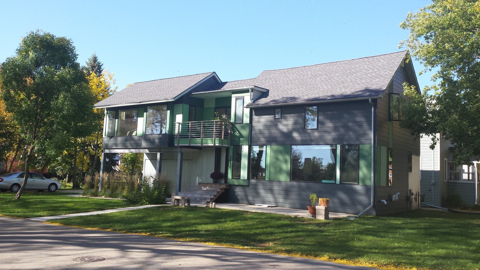 Green Ribbon House (2 Photos) - Dwell