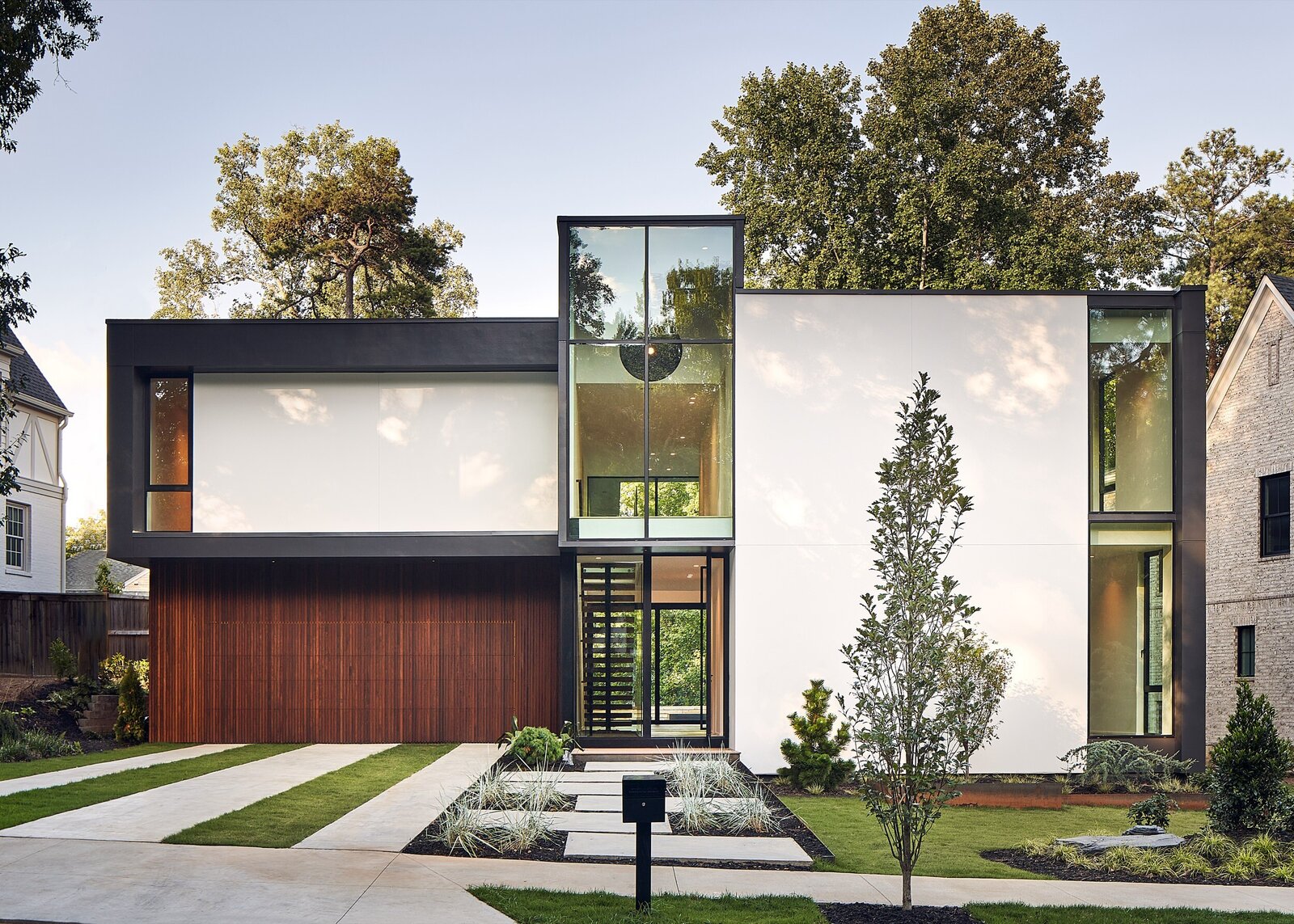 Photo 3 of 4 in Cantilever House by Atlanta Design Festival - Dwell