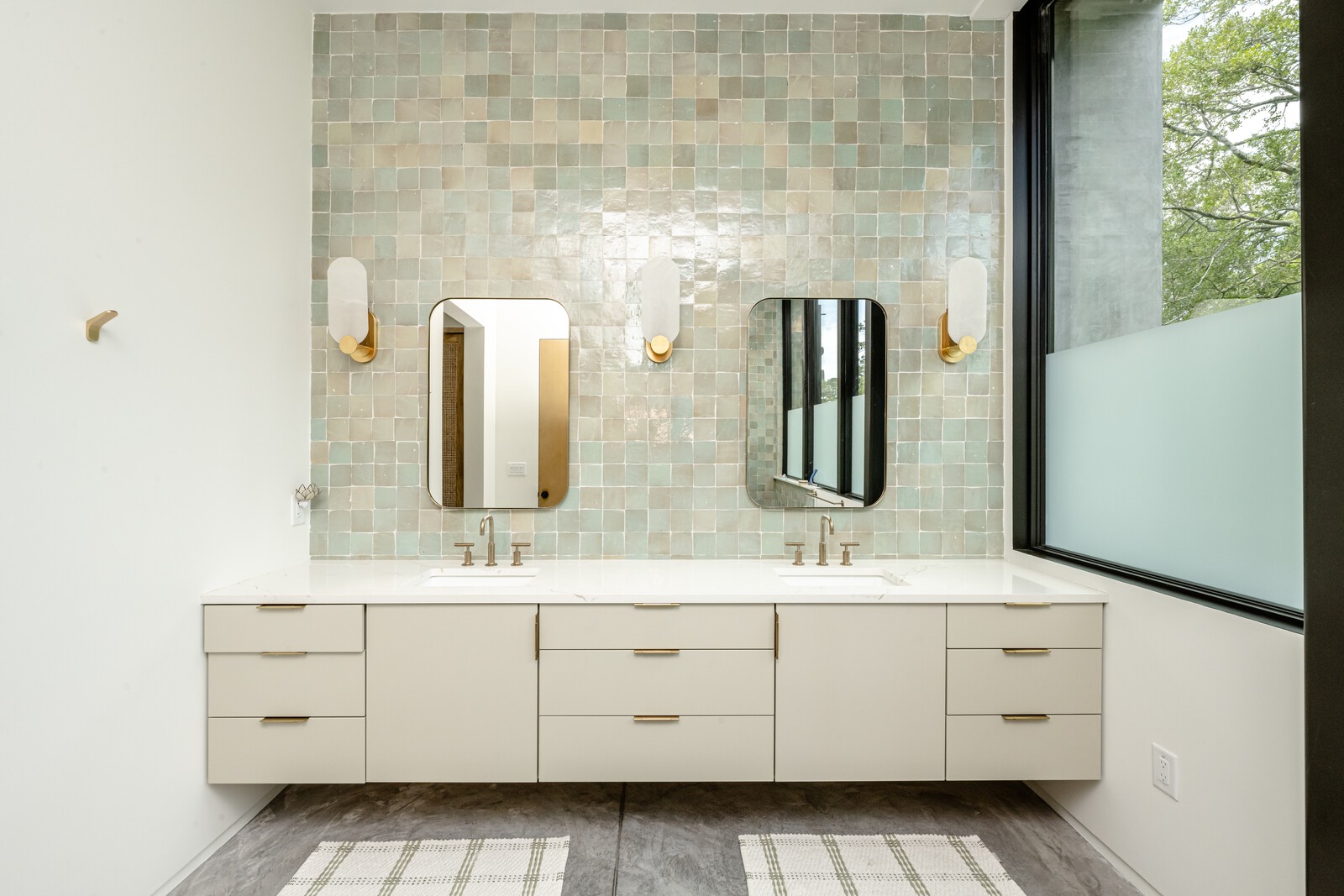 Photo 1 of 33 in HARP house by Kevan Hoertdoerfer Architects - Dwell