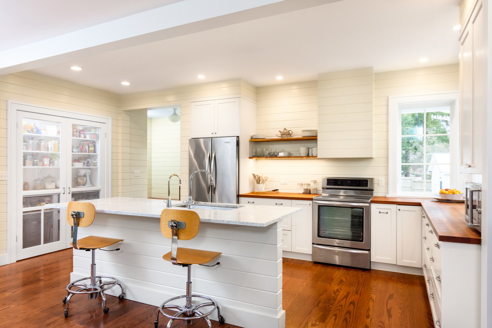 Photo 5 of 7 in Modern Farmhouse Addition by Giraffe Design Build - Dwell