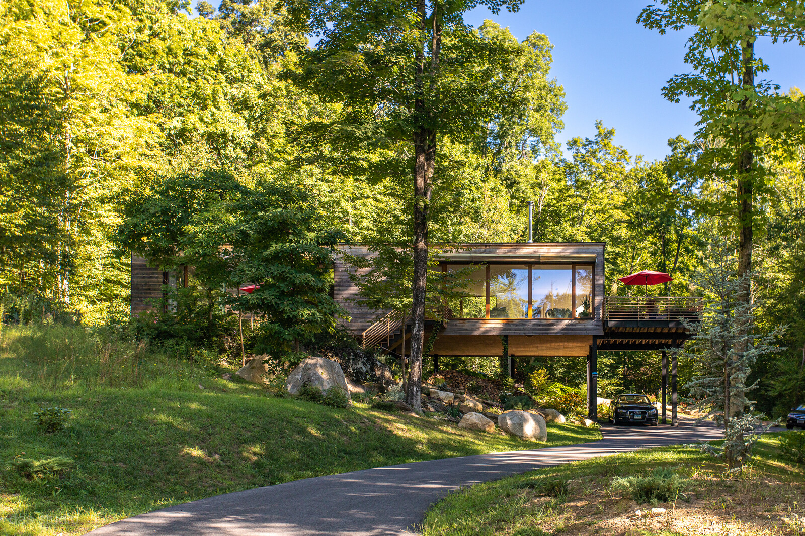 Photo 15 of 22 in Touch The Earth Lightly- A Connecticut Passive House. by DAS Studio - Dwell