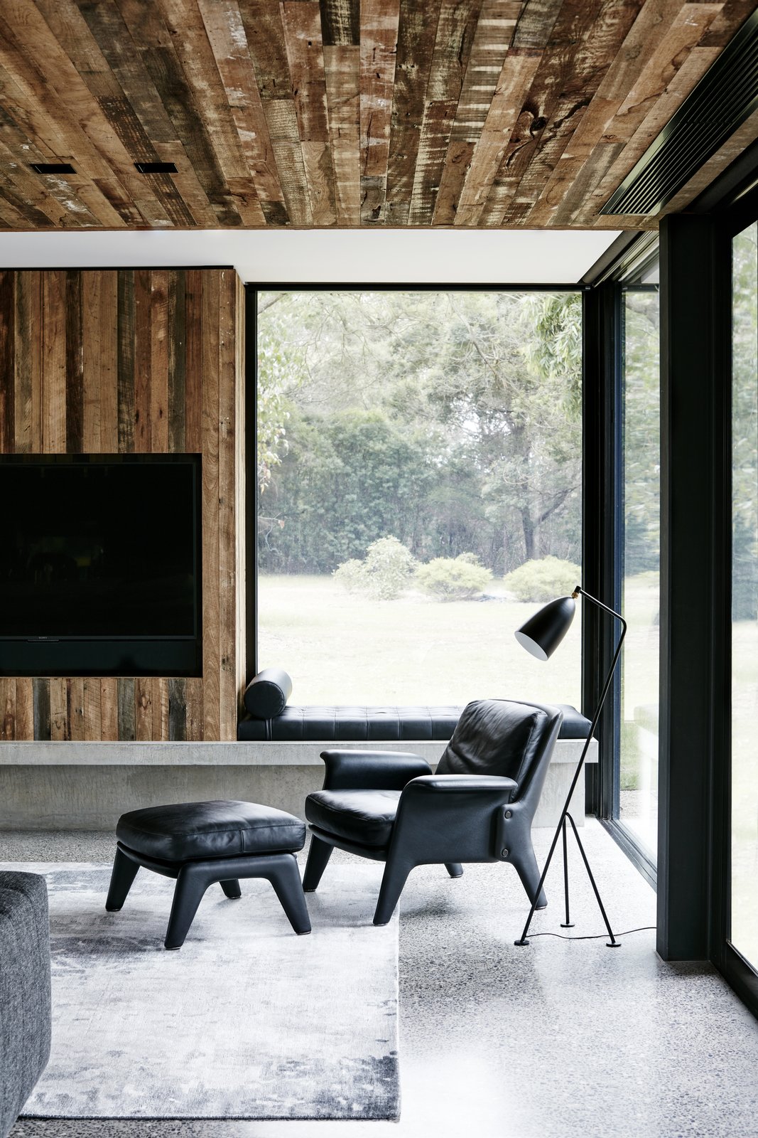 Photo 3 of 9 in Recycled Wood Stars in an Ogle-Worthy Renovation in ...