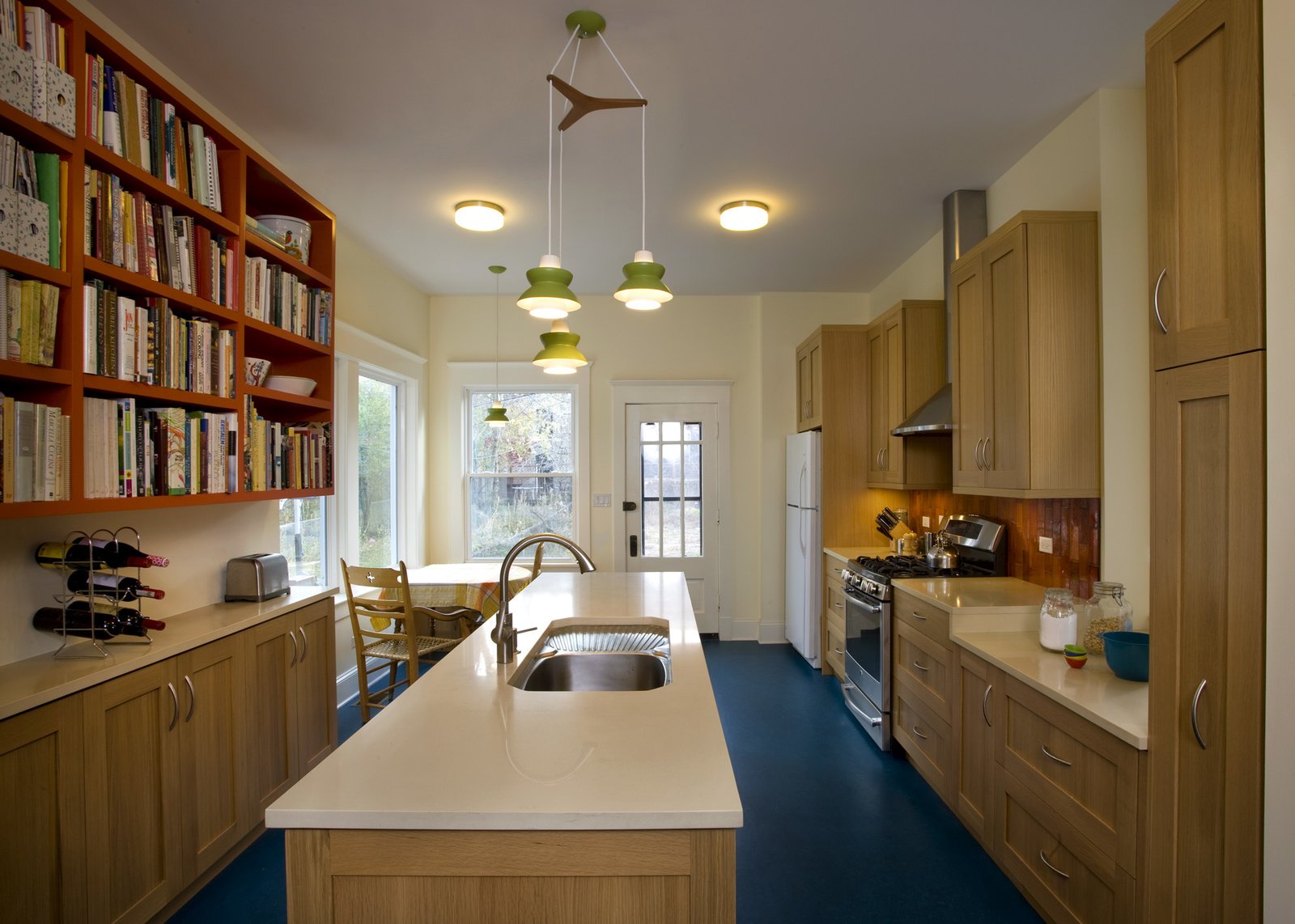 University Avenue Kitchen (3 Photos) - Dwell