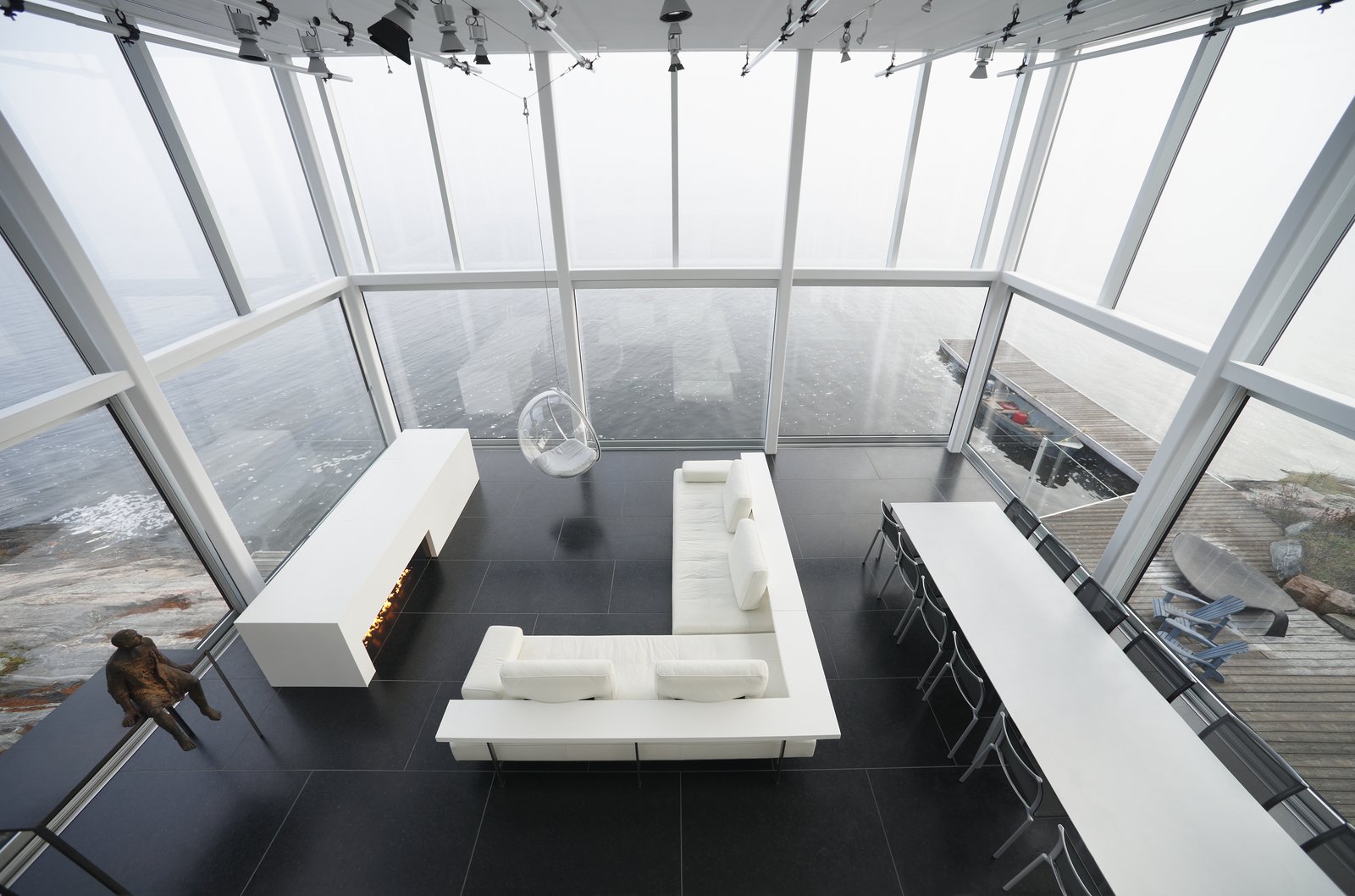 Photo 11 of 14 in This Mesmerizing Glass House Is Also a Photographer's ...