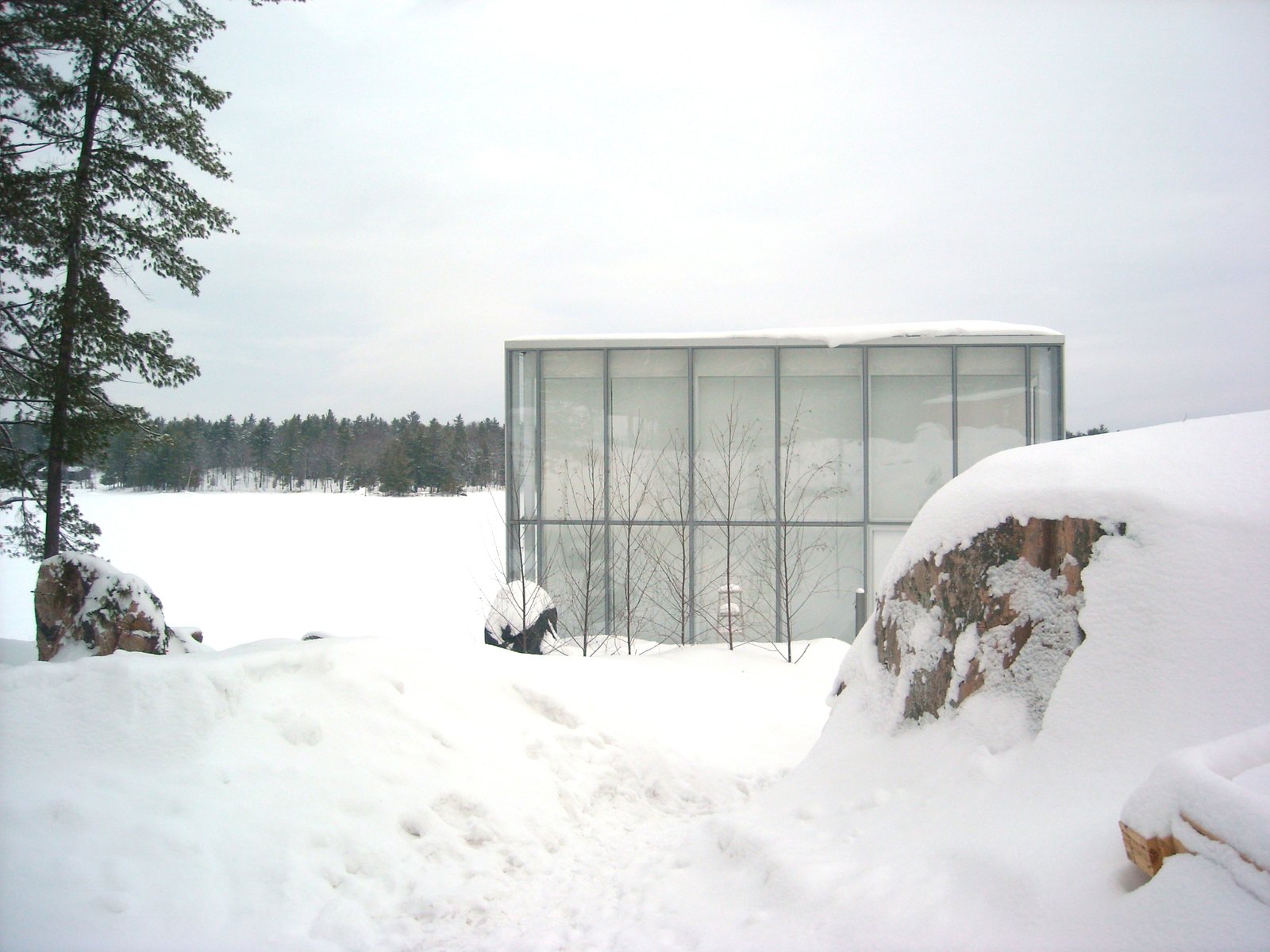 Photo 13 of 14 in This Mesmerizing Glass House Is Also a Photographer's ...