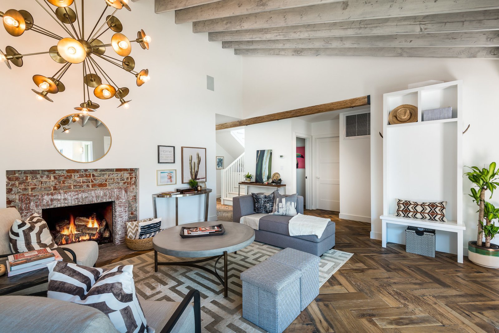 Photo 4 of 30 in Mid-Century Meets Boho Chic by Zillow - Dwell