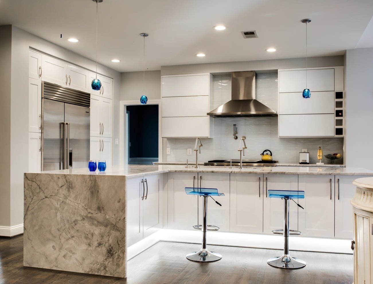 Arlington Transitional Kitchen and Family Room (4 Photos) - Dwell