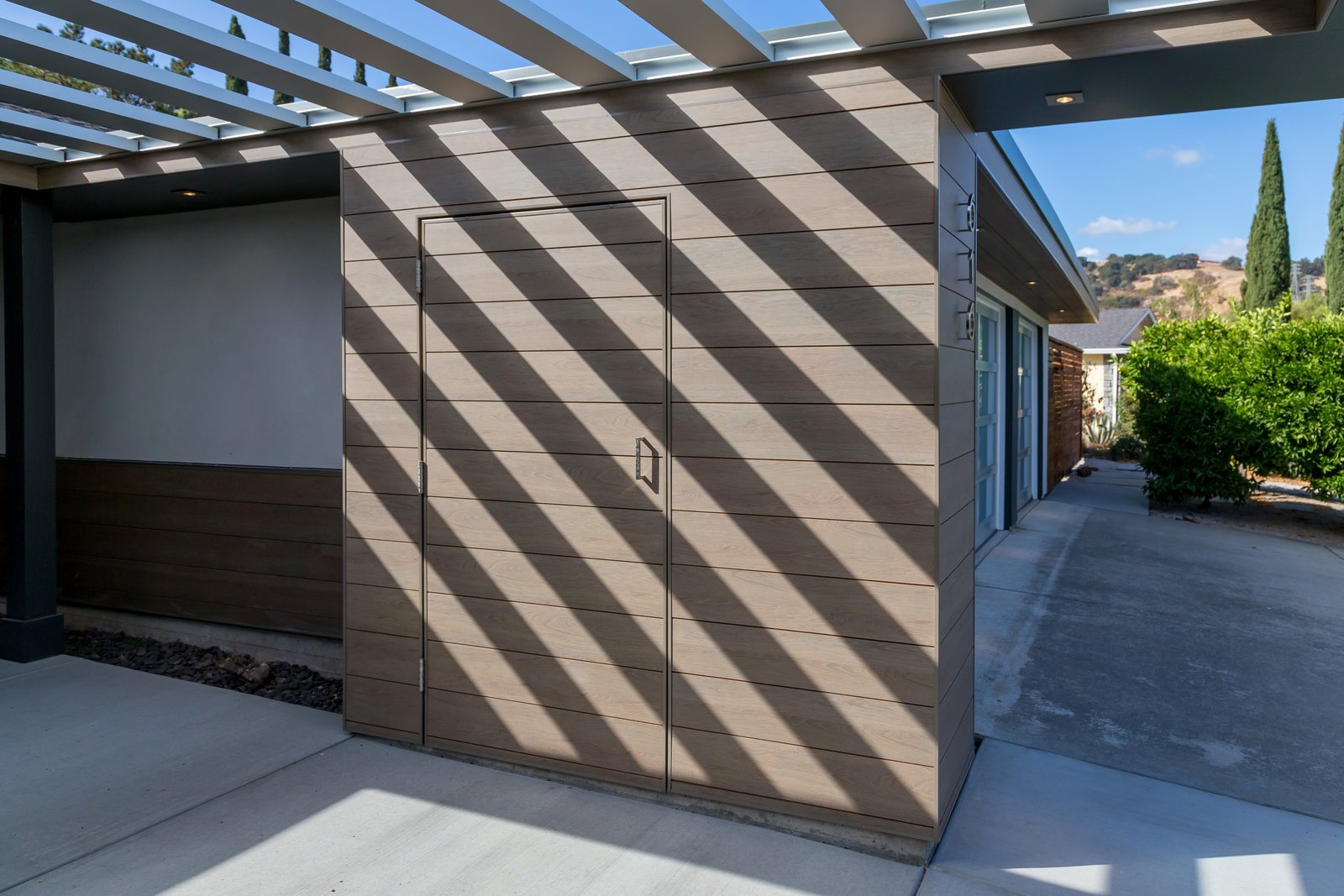 Photo 11 of 23 in Modern Curb Appeal by Case Design / Remodeling San ...