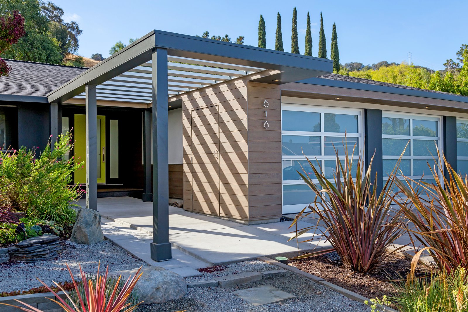 Photo 17 of 23 in Modern Curb Appeal by Case Design / Remodeling San ...