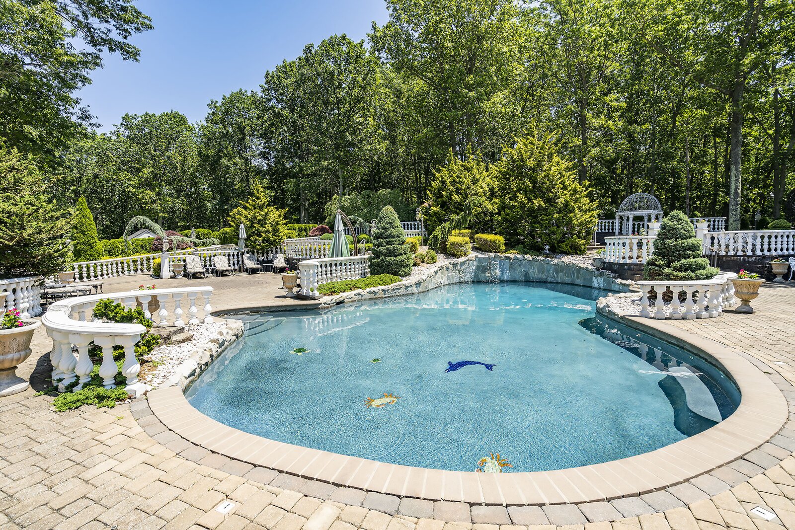 Photo 18 of 18 in An Ornate New Jersey Estate With a Pool and Home ...