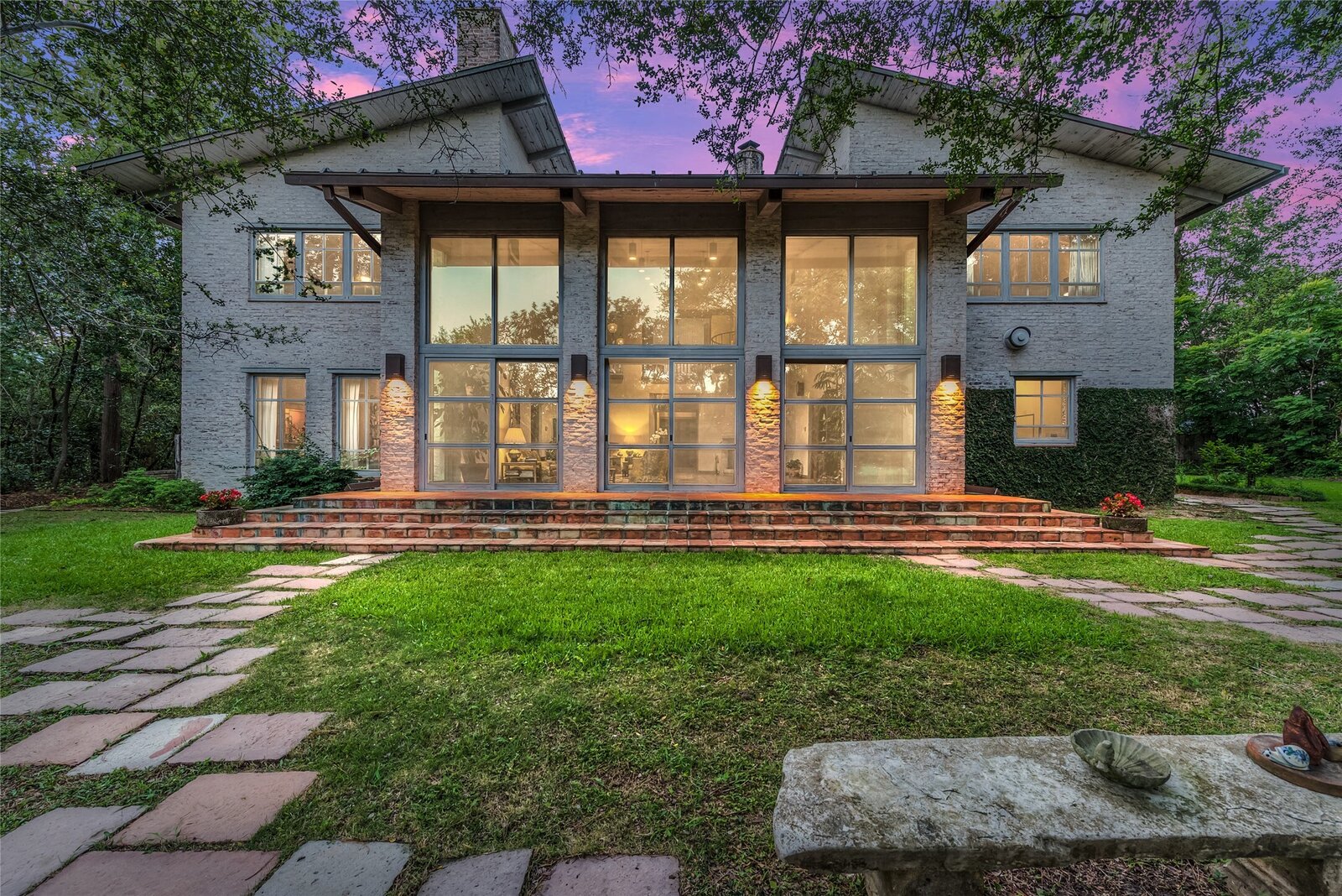 Photo 13 of 14 in An O’Neil Ford-Designed Home Hits the Market in ...