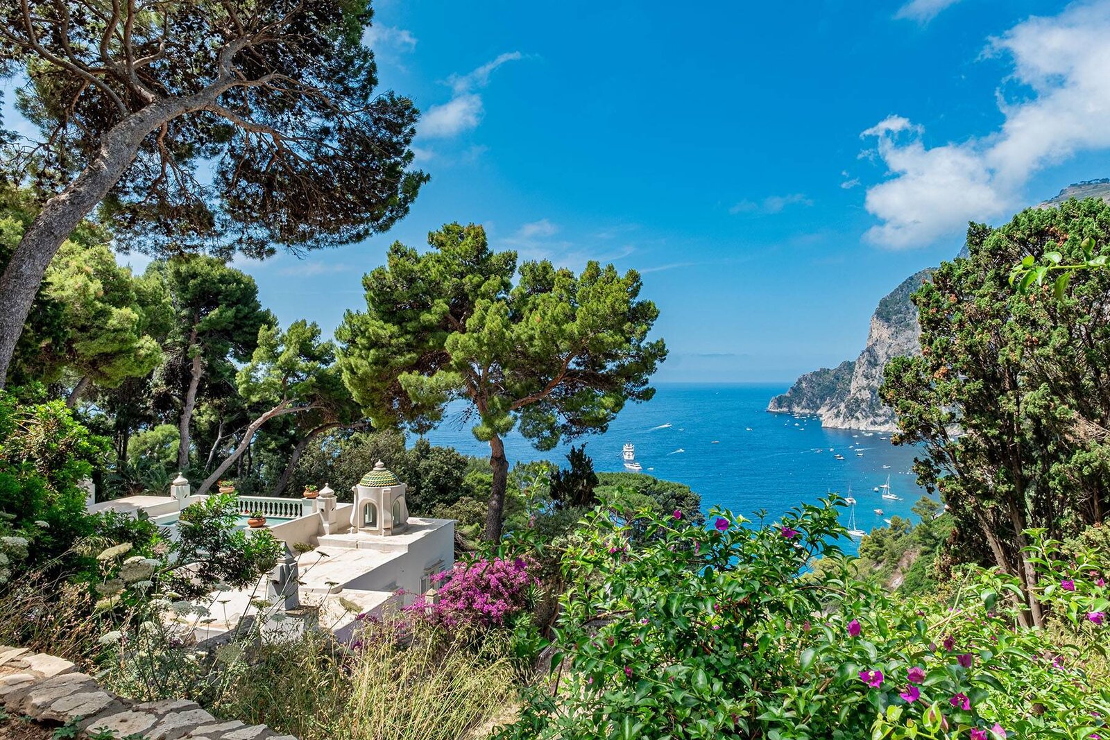 Photo 4 of 13 in Live in the Heart of Capri in This Classic Seaside ...