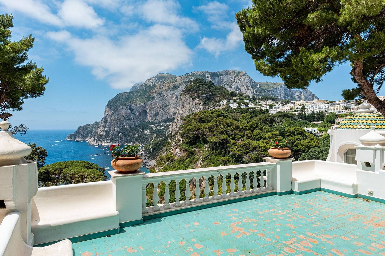 Photo 7 of 13 in Live in the Heart of Capri in This Classic Seaside ...