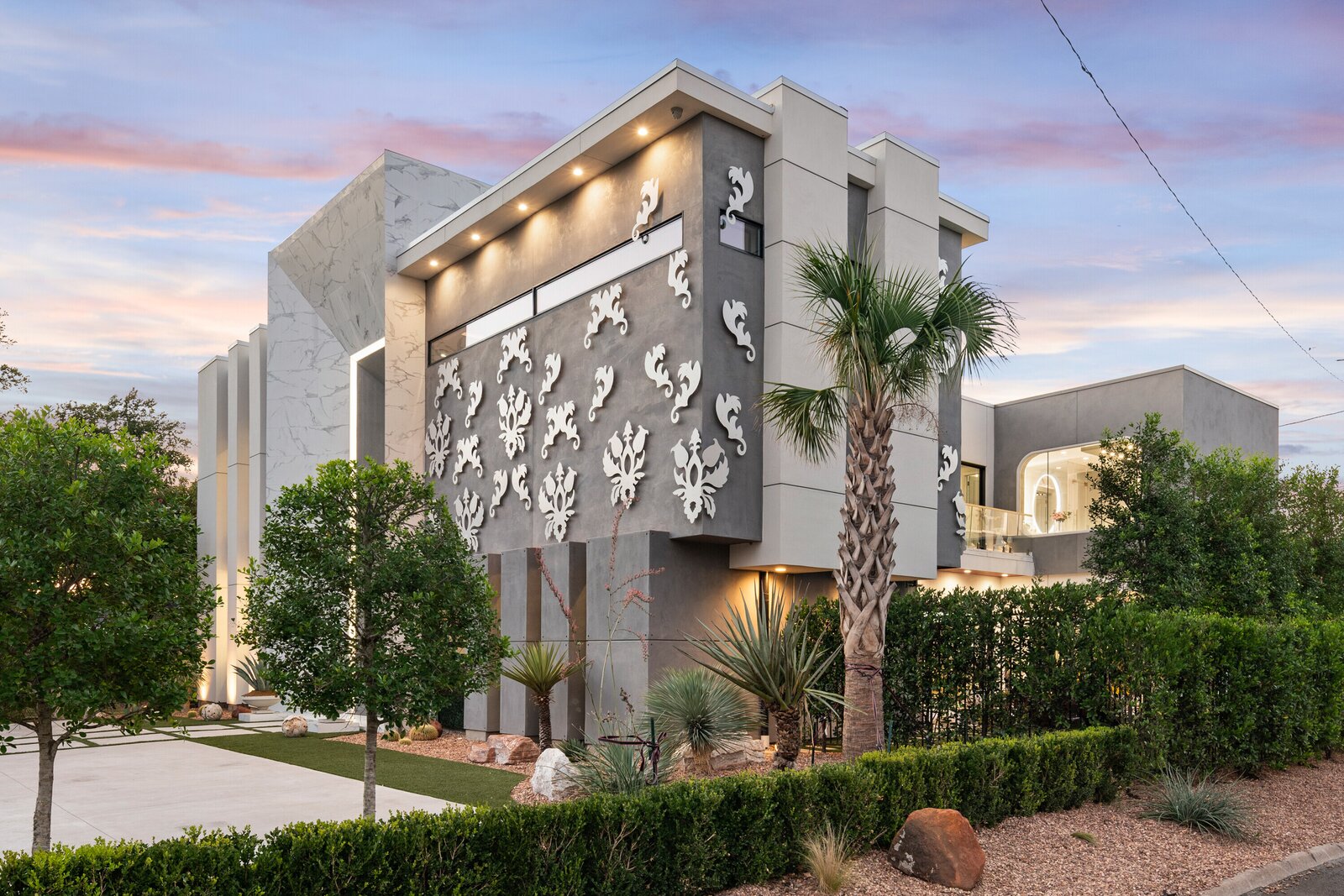 Photo 2 of 15 in This Tron-Inspired Dallas Estate Could Be Yours for $3 ...