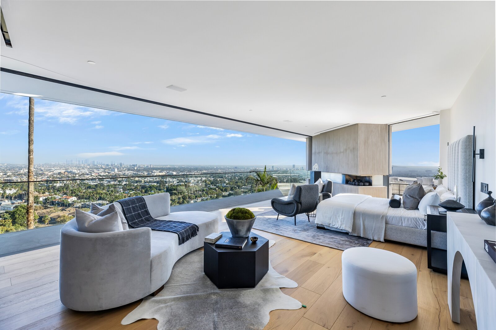 Photo 6 of 15 in An AIA Award-Winning Los Angeles Home Hits the Market ...