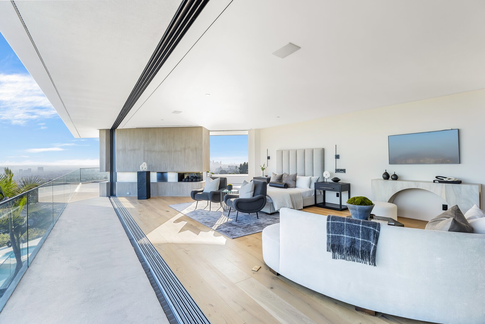 Photo 7 of 15 in An AIA Award-Winning Los Angeles Home Hits the Market ...