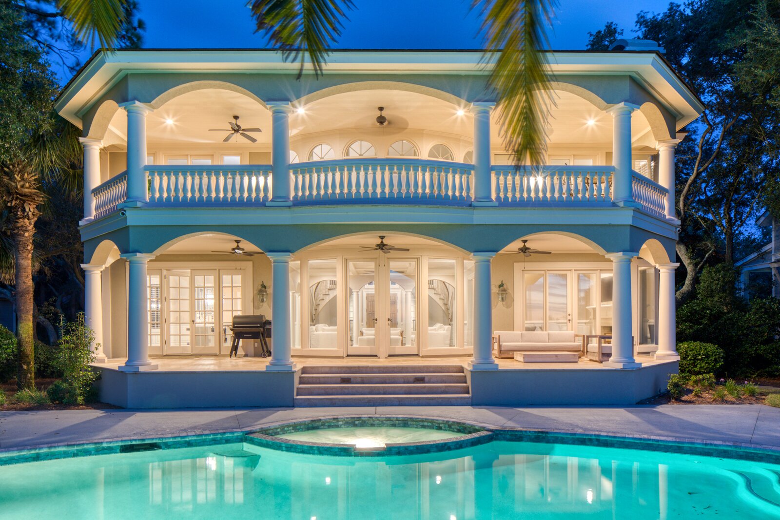 Photo 2 of 10 in An Oceanfront Residence on Hilton Head Island Comes ...