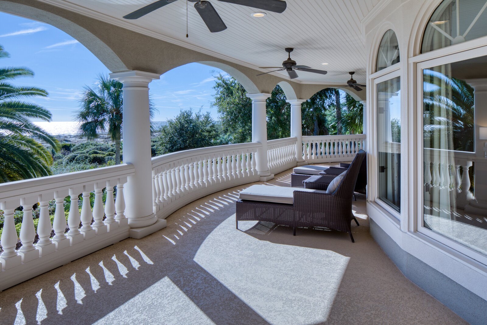 Photo 9 of 10 in An Oceanfront Residence on Hilton Head Island Comes ...