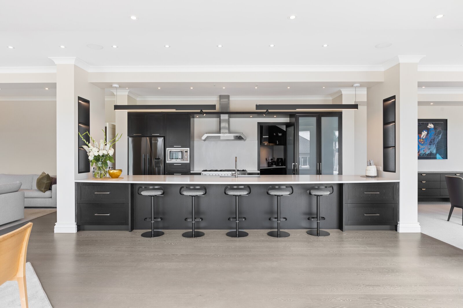 Photo 5 of 12 in A High-Tech Home Northwest of Auckland Hits the Market ...