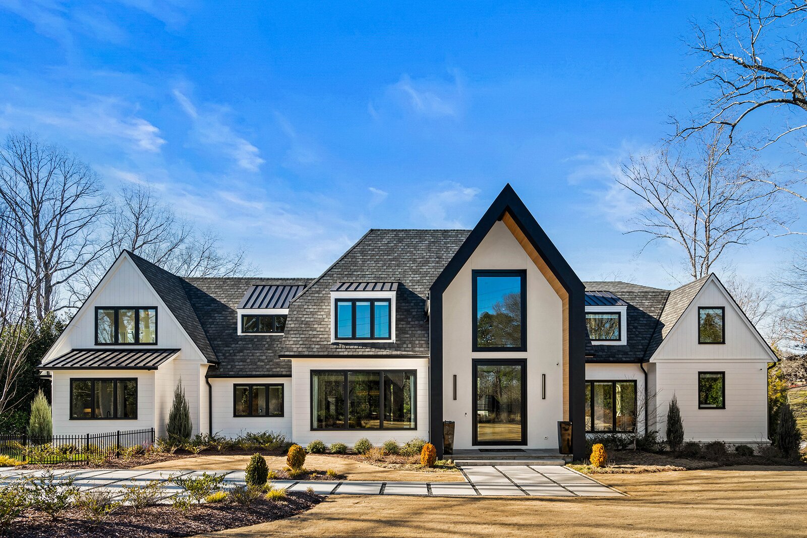 Photo 2 of 19 in This Gabled Golf Course Property in Atlanta Could Be ...