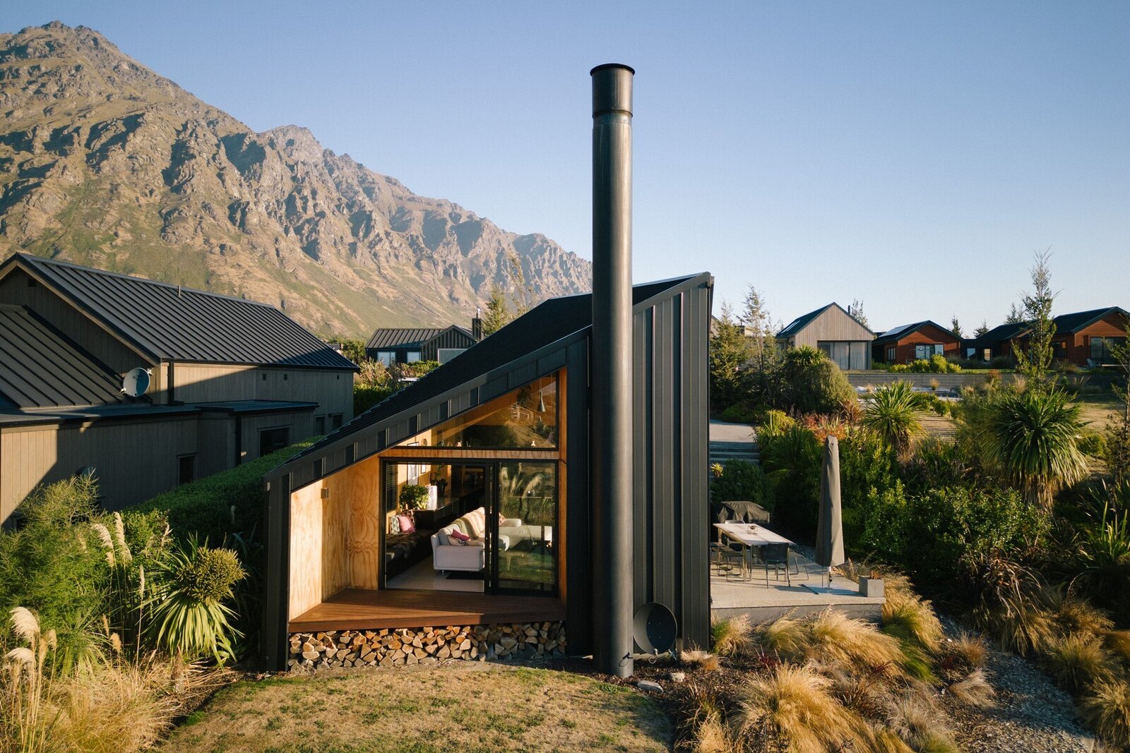 Photo 2 of 10 in This Shed-Inspired Home in New Zealand Cleverly ...