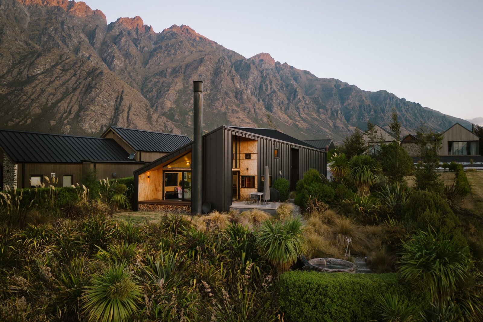 Photo 10 of 10 in This Shed-Inspired Home in New Zealand Cleverly ...