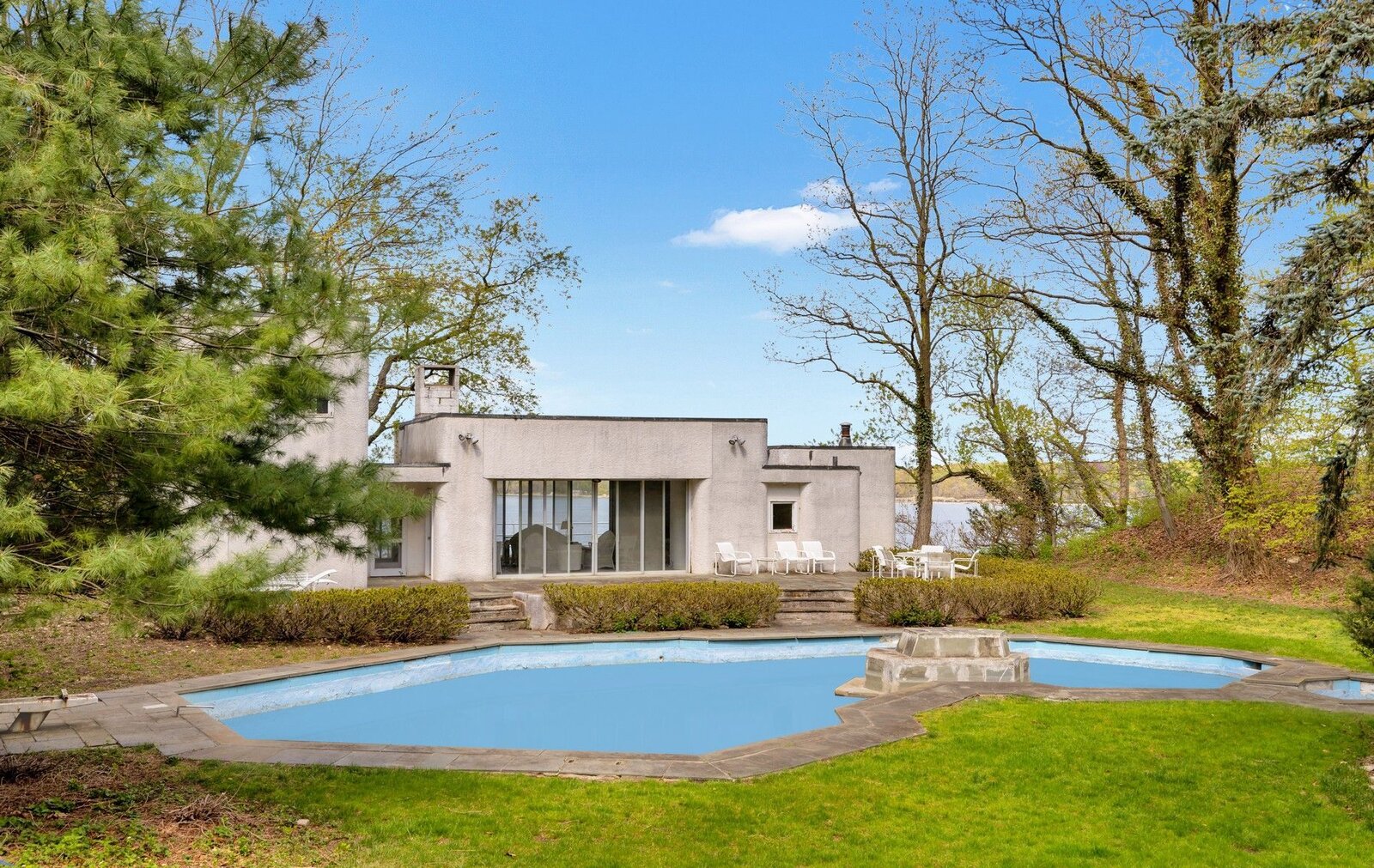 Photo 11 of 12 in For $8.5M, You Can Enjoy the Sun, Sand, and Water ...