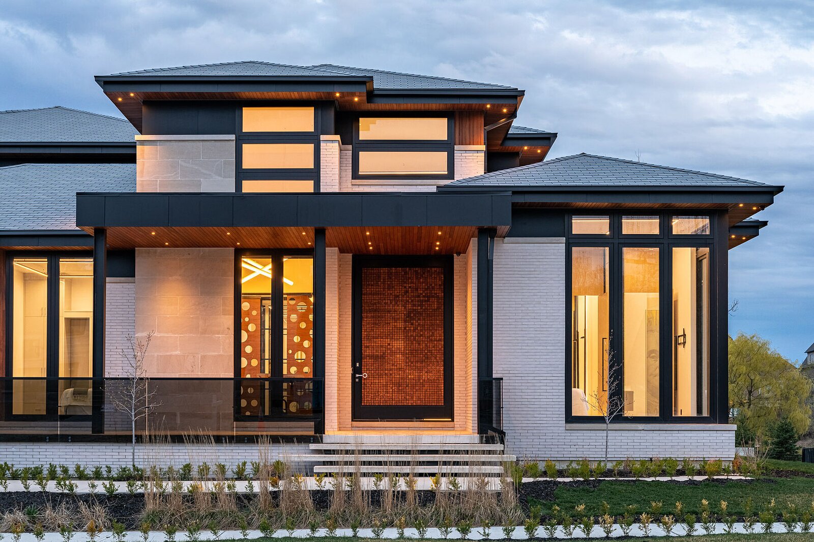 Photo 3 of 13 in A Sleek Contemporary Home in Ontario Seeks $8M - Dwell