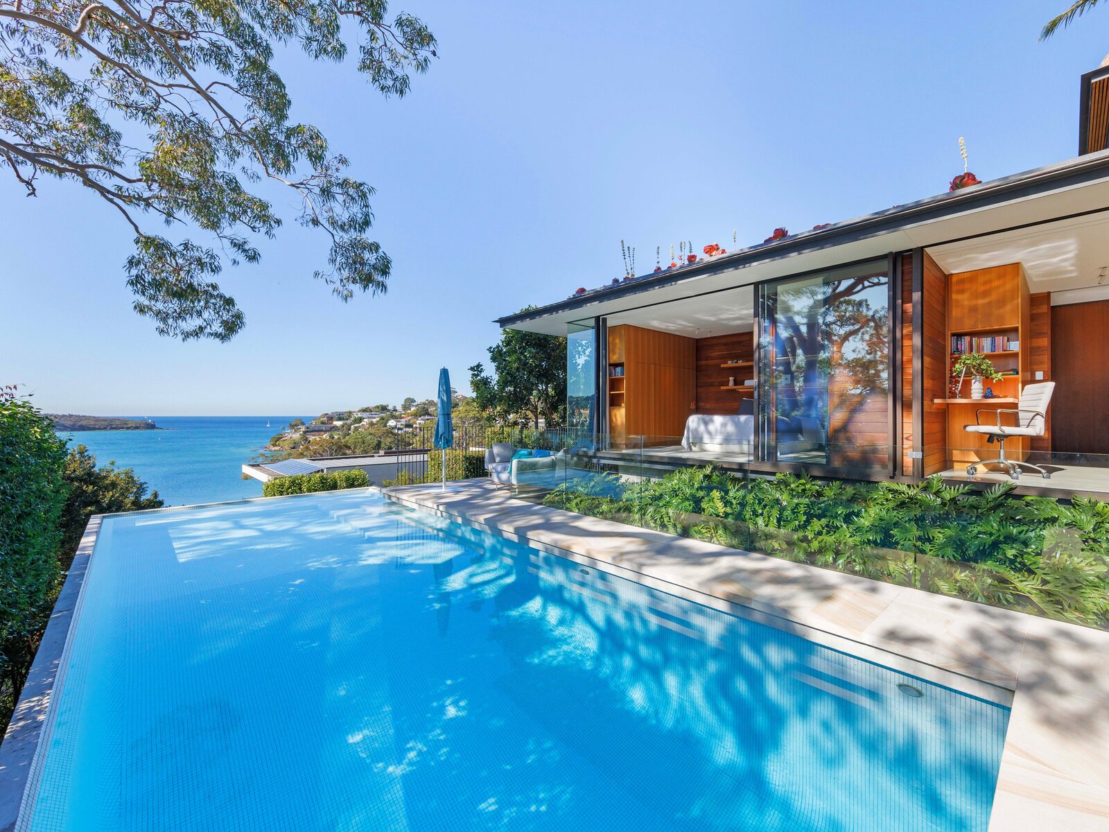 Photo 3 of 10 in This Sun-Drenched Sydney Home for Sale Features a ...