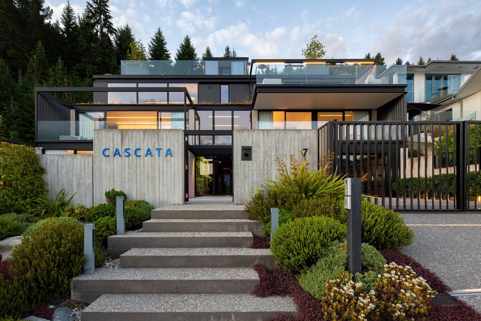 Photo 2 of 5 in One of Queenstown’s Most Spectacular Homes Just Hit the ...