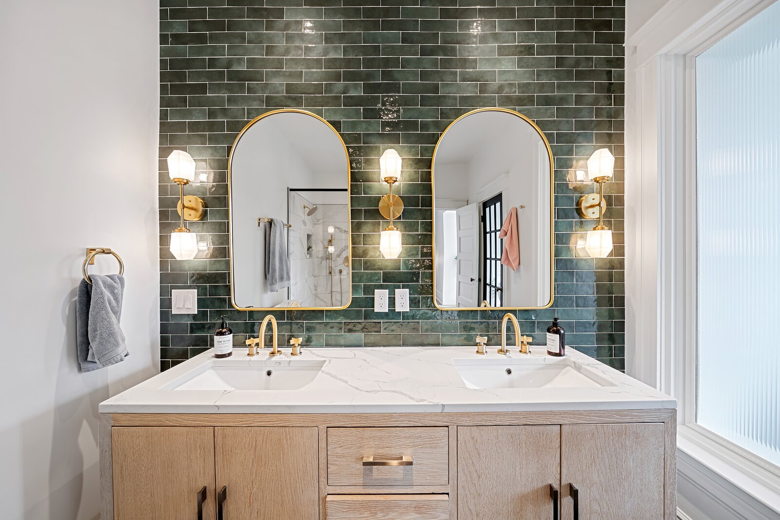 Photo 8 of 9 in Pops of Color and Pattern Permeate This Denver Home ...