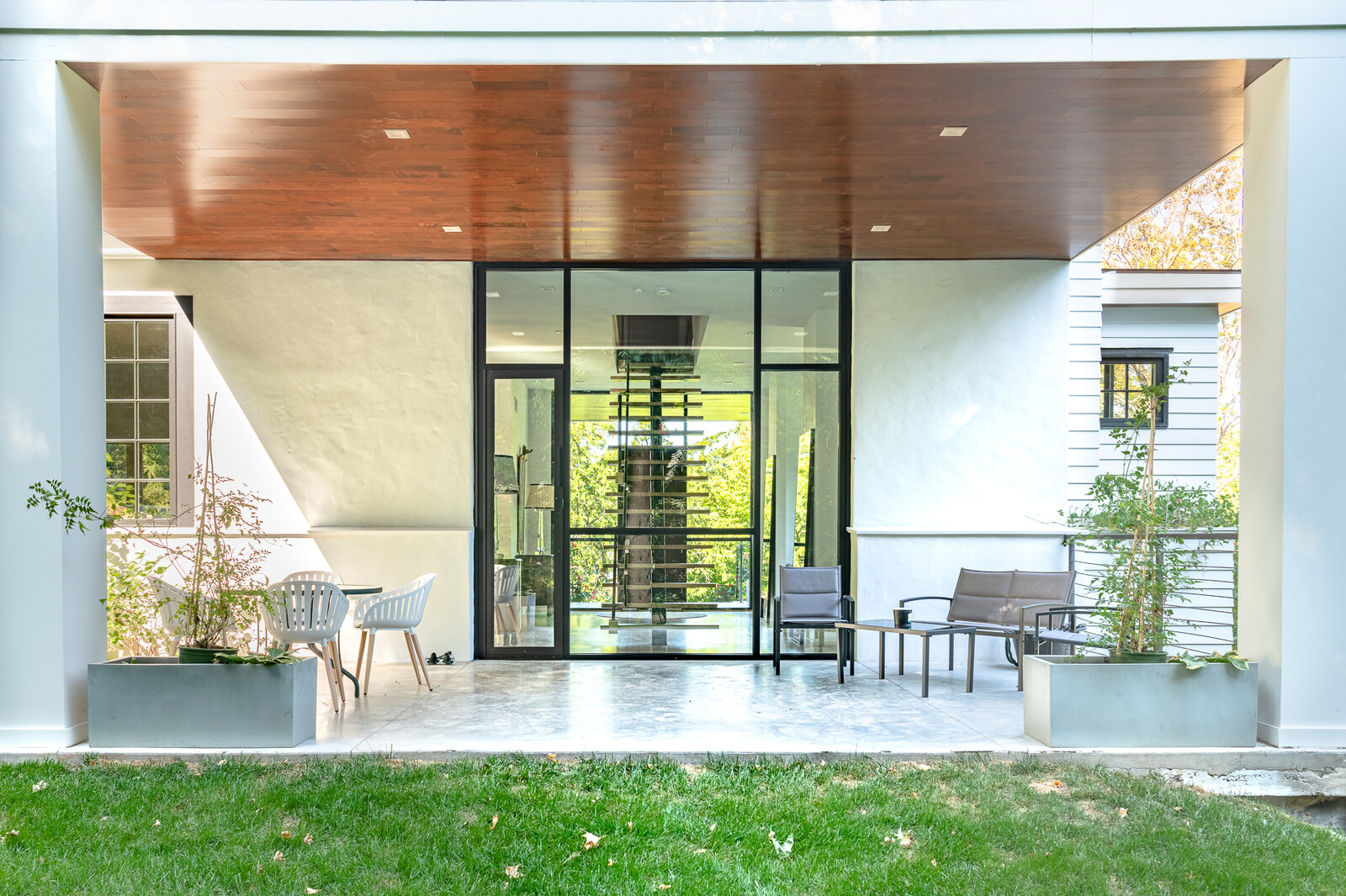 Photo 8 of 9 in Across the Hudson River, a Carriage House Renovation ...