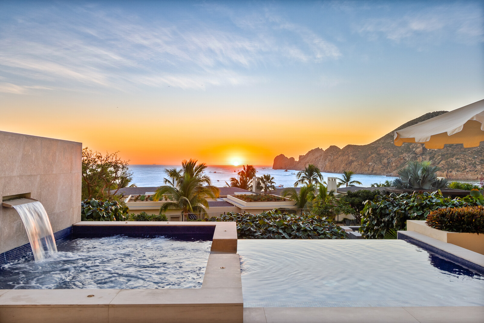 Photo 2 of 10 in In Cabo San Lucas, an Airy Condo With Framed Ocean ...