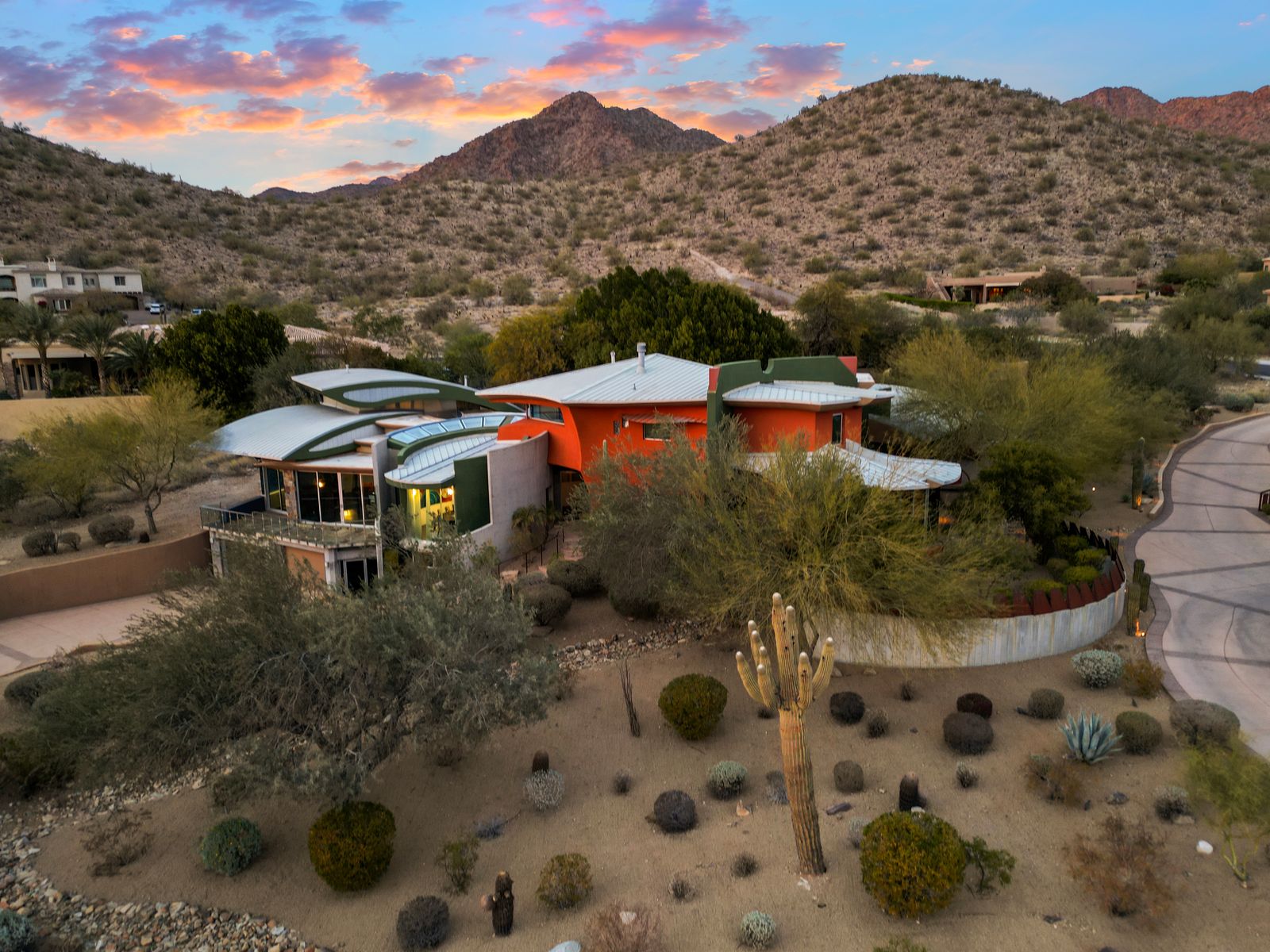 Photo 2 of 8 in This $6.2M Desert Villa Is Full of Curves and Retro ...