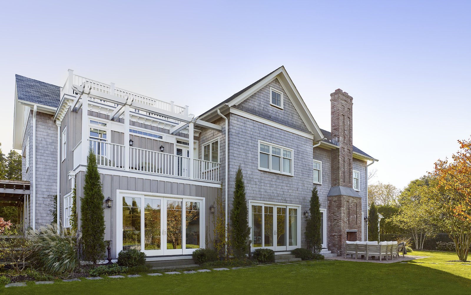 Photo 3 of 13 in Modern Hamptons Farmhouse by Stacey Tepper - Dwell