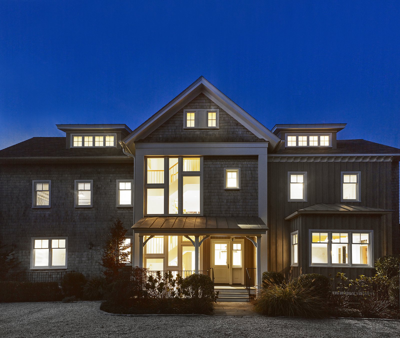 Photo 8 of 13 in Modern Hamptons Farmhouse by Stacey Tepper - Dwell