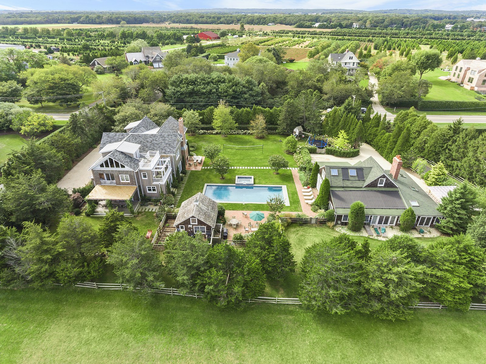 Photo 13 of 13 in Modern Hamptons Farmhouse by Stacey Tepper - Dwell